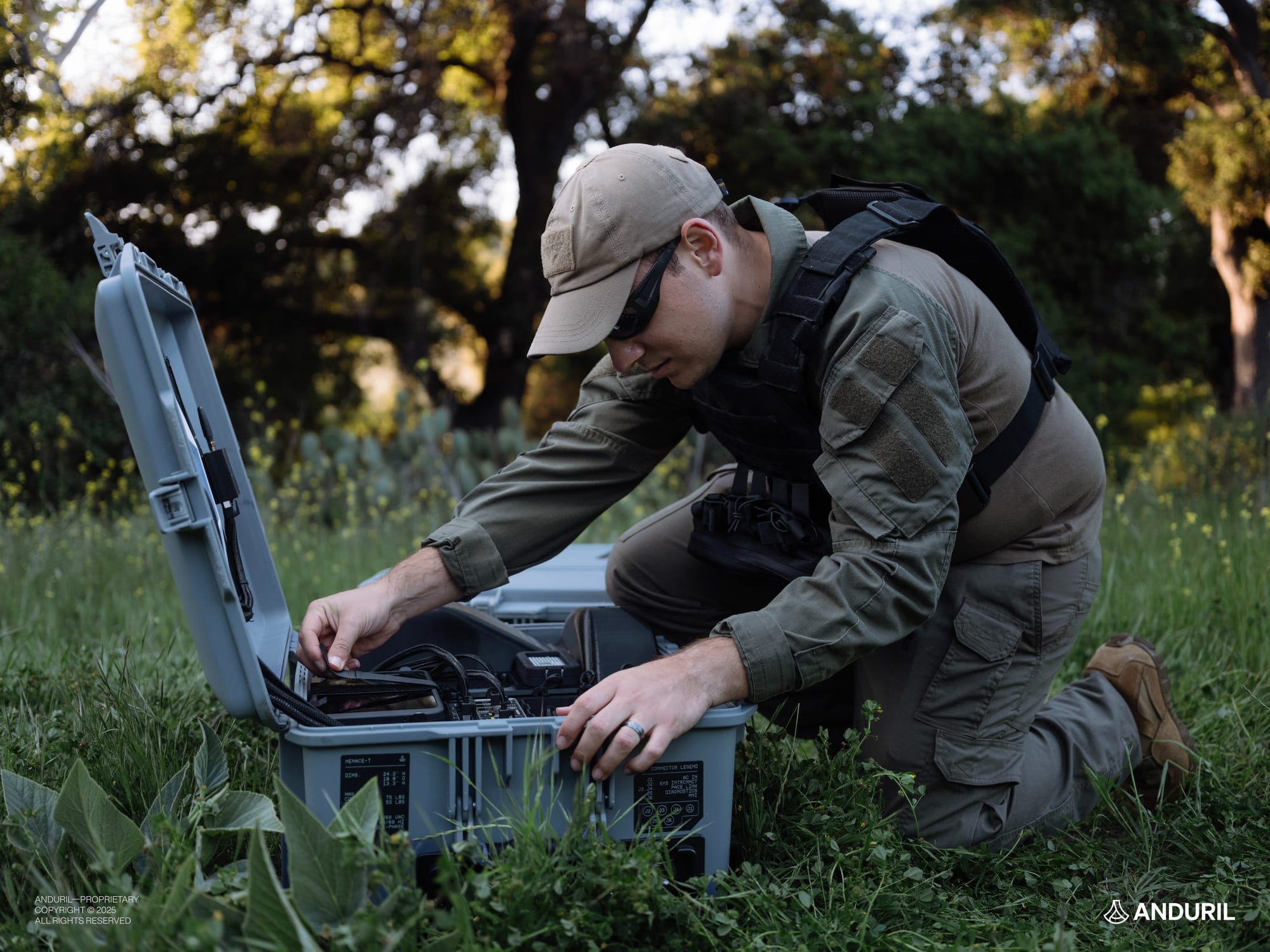 「兩箱搞定」Anduril Menace-T 為前線戰士打造即時連線，強大運算直送戰術前沿